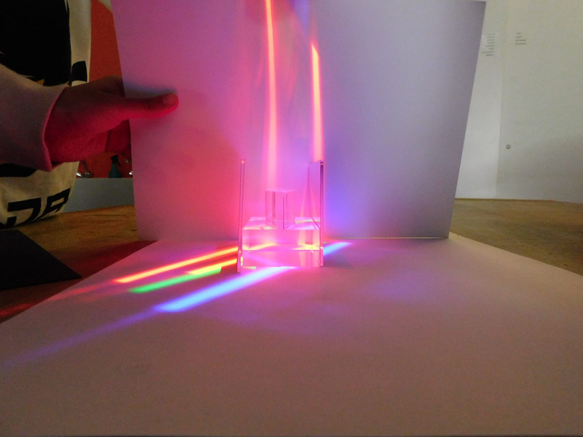 Wir experimentieren mit Lichtstrahlen – Grundschule im bunten Dreieck